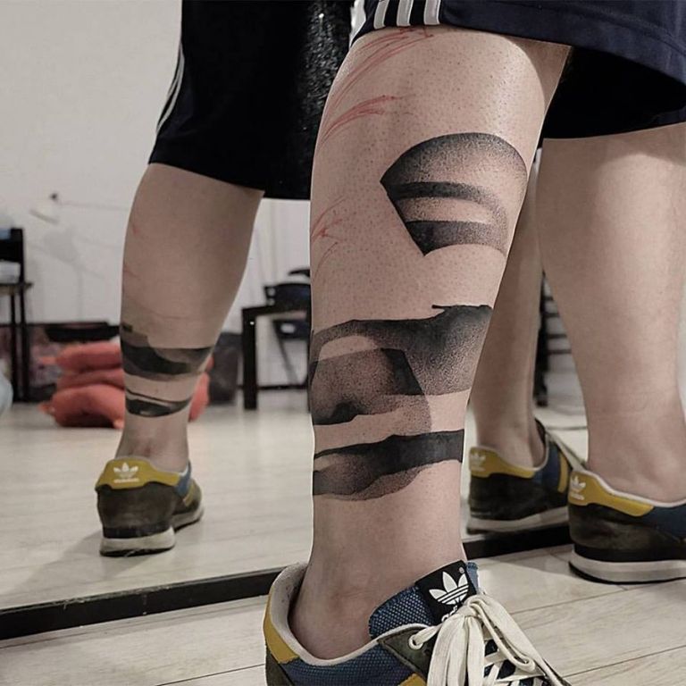 Roman Melnikov : tatouage abstrait et informel | OpenMinded
