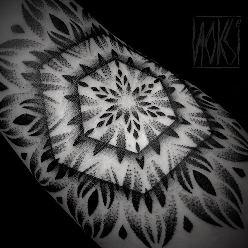 Noksi aime la géométrie et le dot work et ... | OpenMinded