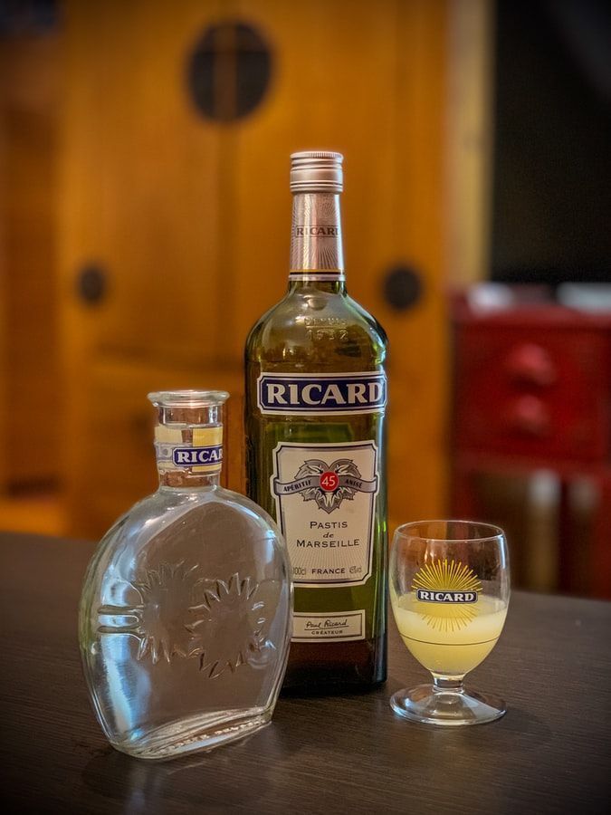 Pastis : La grande histoire du petit jaune. | OpenMinded